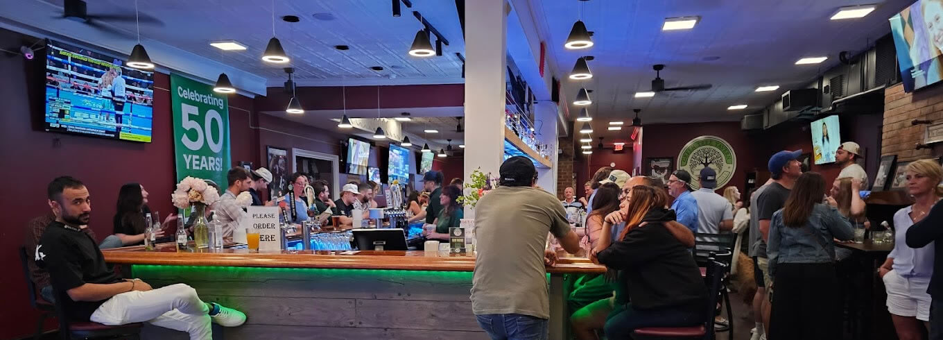 HAPPY HOUR - Green Tree Tavern